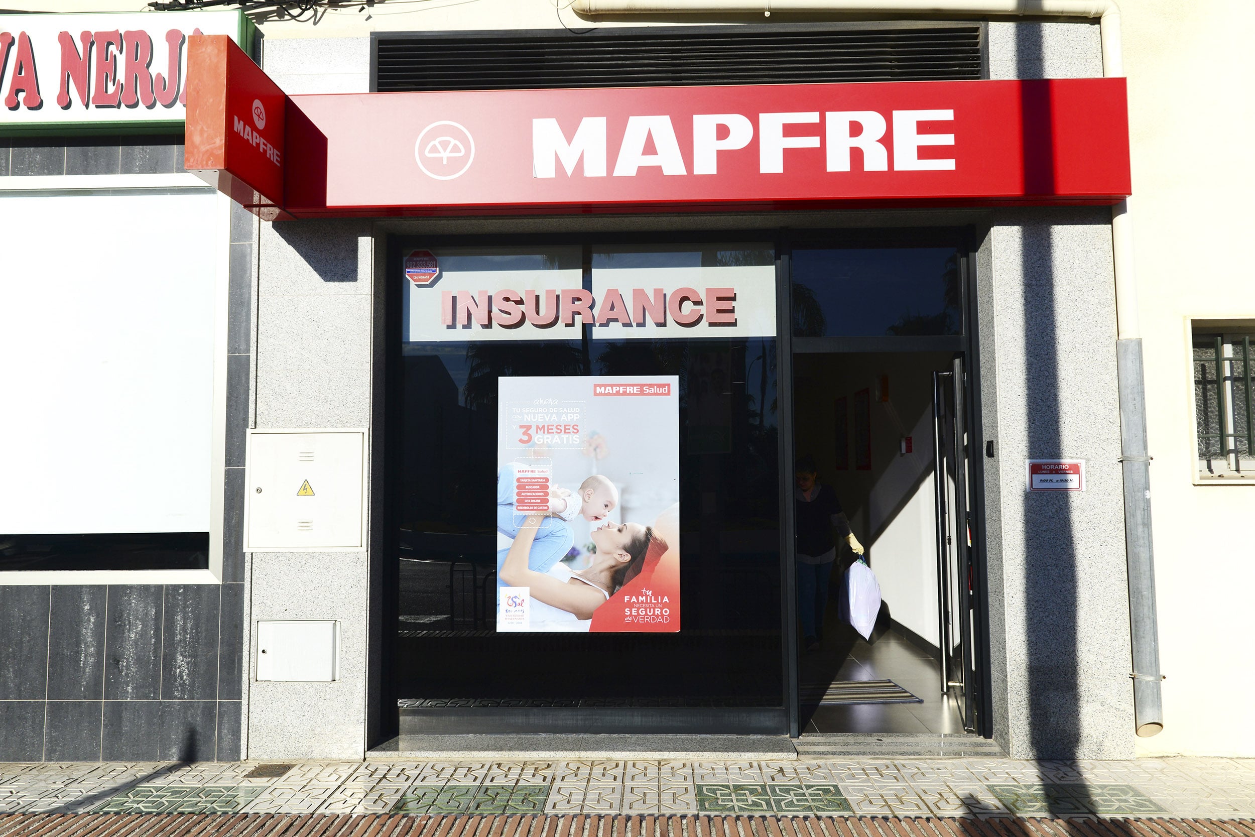 Oficina de Seguros MAPFRE NERJA, PESCIA 13