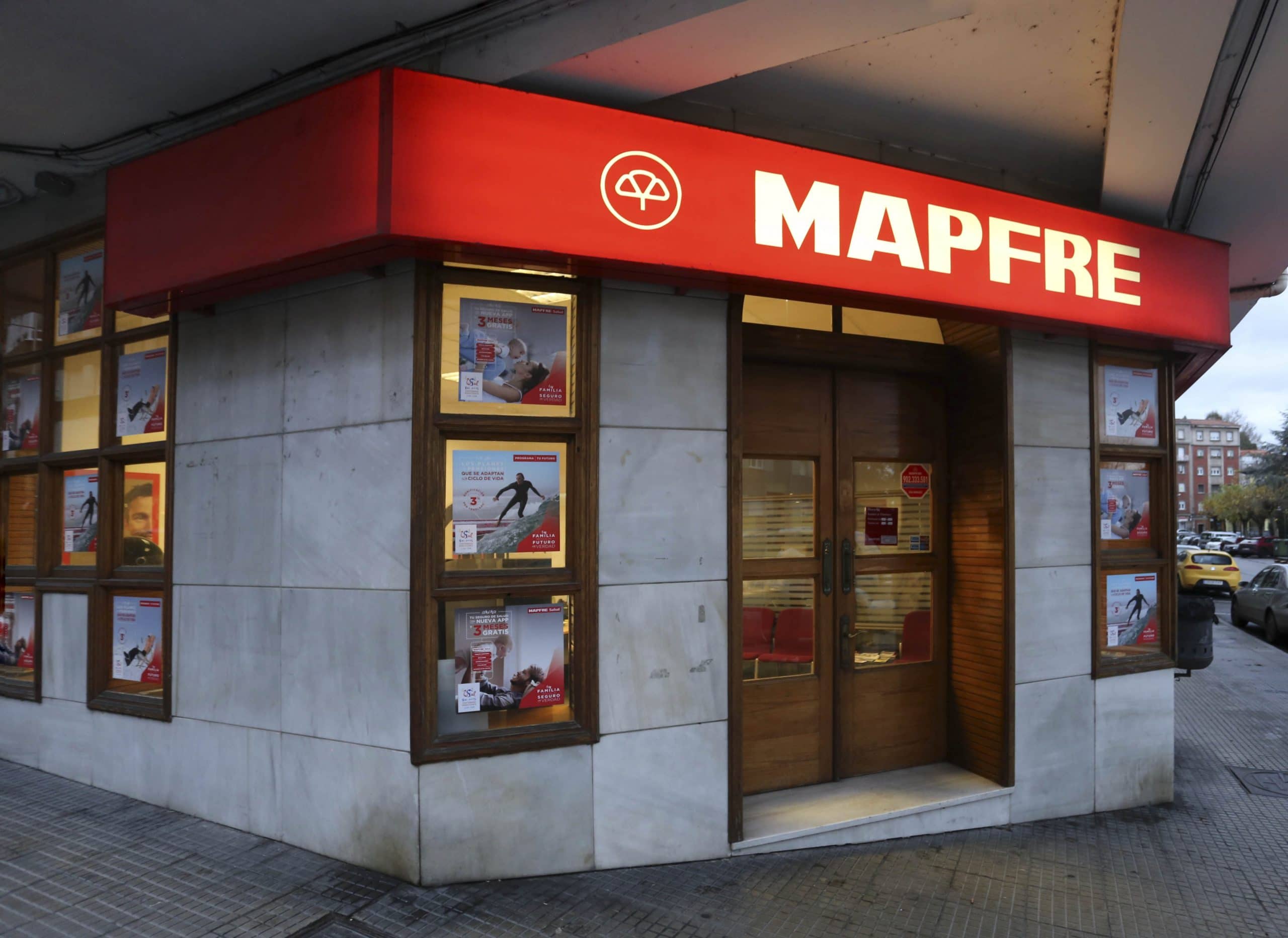 Oficina de Seguros MAPFRE PRAVIA, Banzes y Valdes, 1