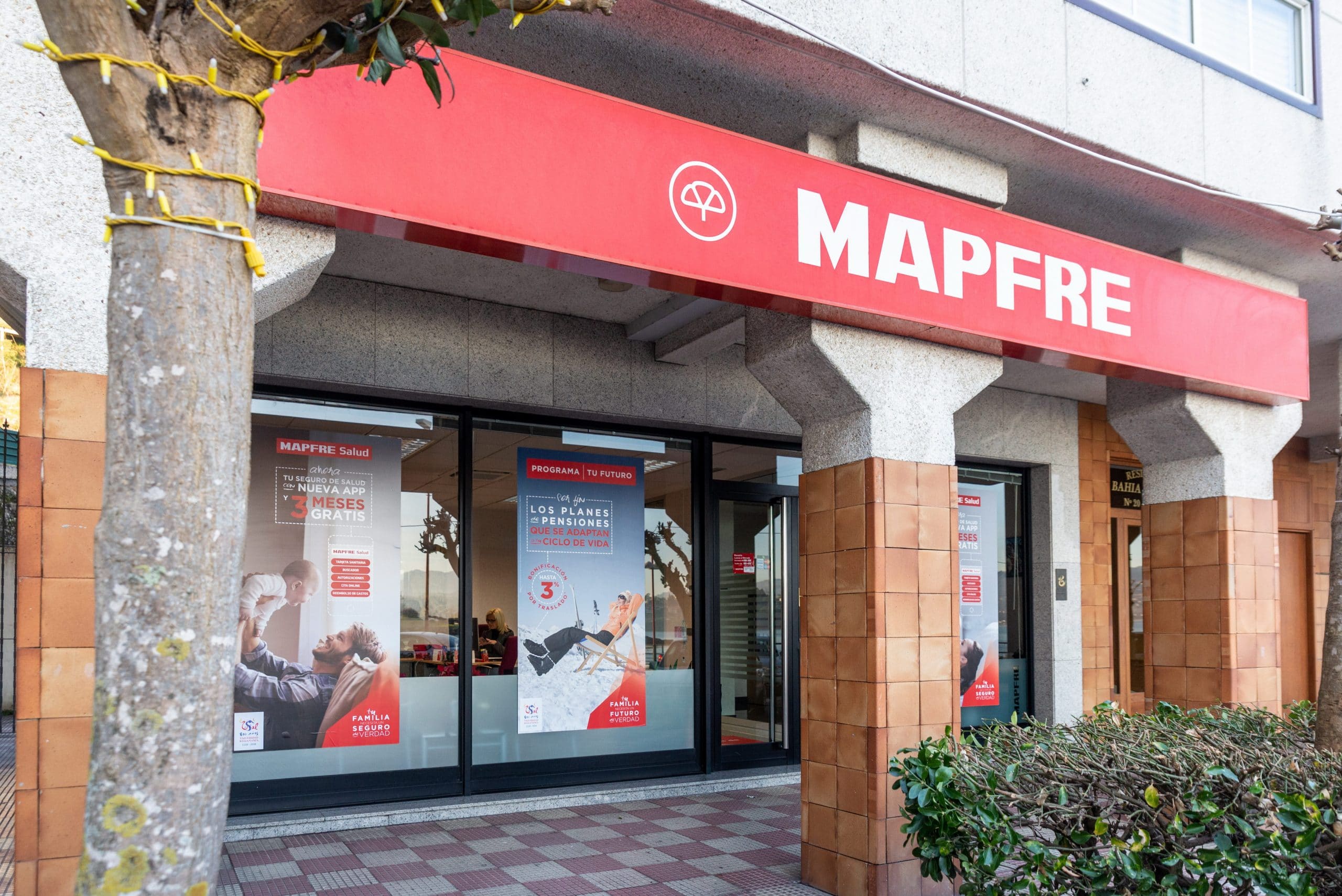 Oficina de Seguros MAPFRE BAYONA, MONTERREAL 20
