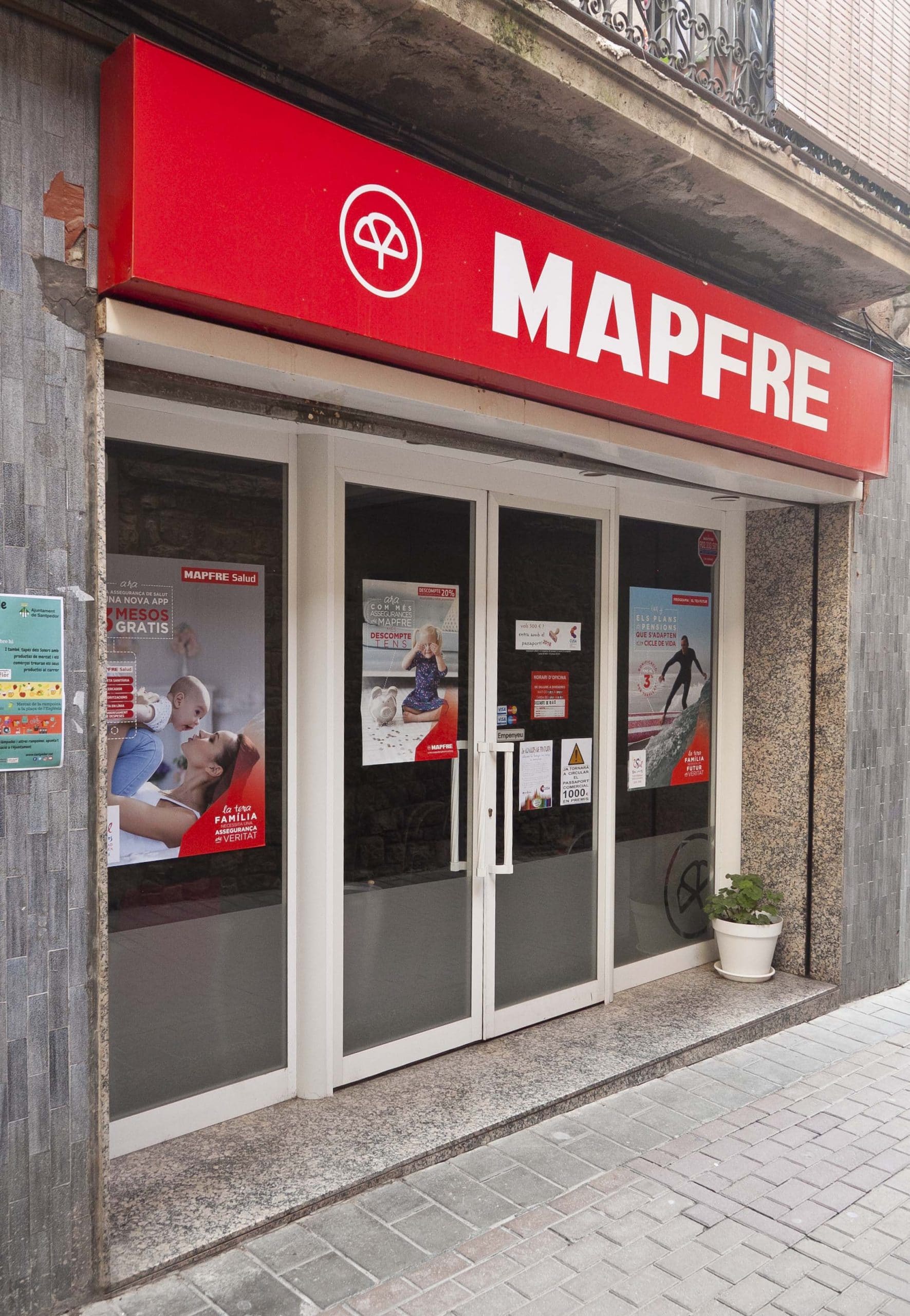 Oficina de Seguros MAPFRE SANTPEDOR, SANTA MARIA 14