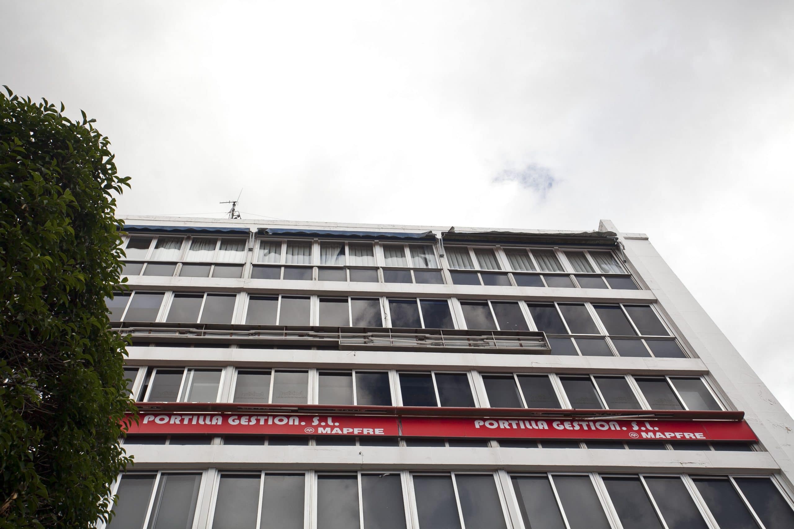 Oficina de Seguros MAPFRE MOSTOLES, CONSTITUCION 8